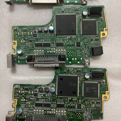 581D675A松下伺服驱动板子，外壳破损拆下来的，芯片价出
