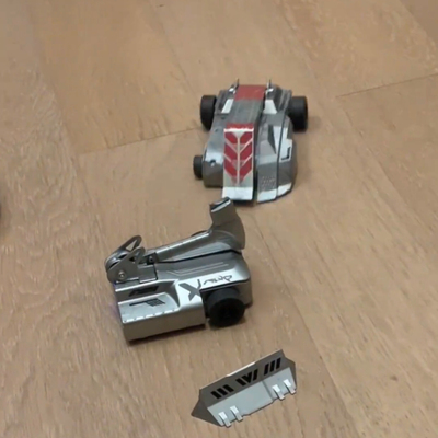 铁甲格斗大摆锤战车电动遥控玩具车带锤子的战车格斗对战玩具车