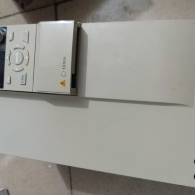 富凌变频器 H121T40150BX0，15KW 三相 38