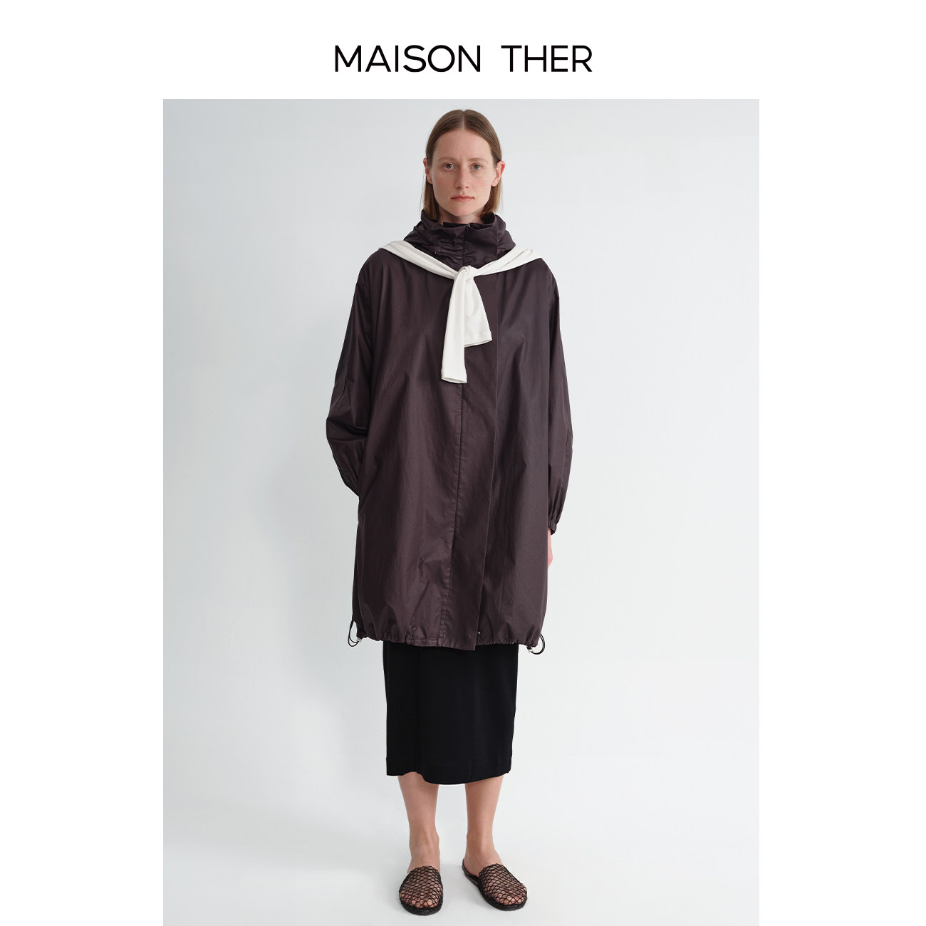 MAISON THER2025女士春季新品轻奢休闲抽绳连帽派克服防水防风衣