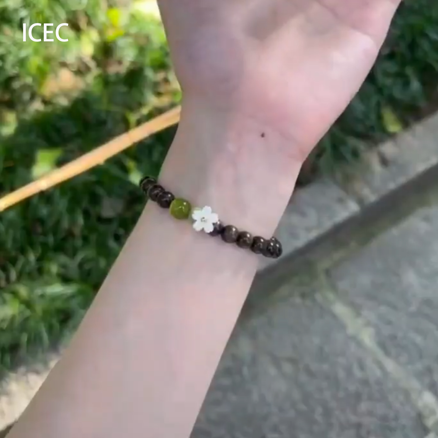 民族风小清新棕色仿檀木猫眼石花朵手链女百搭小众手串高级感手饰