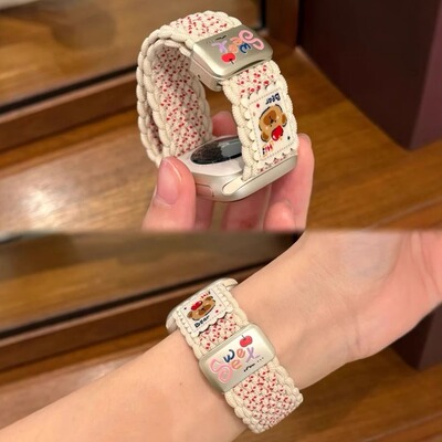 适用iWatchS11表带新款苹果s10手表卡通小熊插画applewatchs9S8编织磁吸表带se华为Fit5创意Fit4小米9Pro夏天
