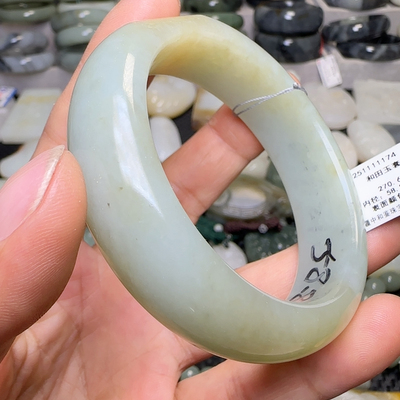 和田玉籽料58.6mm86.3克