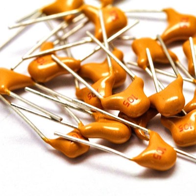 独石电容 50V 105 1uf 脚距5.08MM 10% 无极性电容器