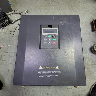 三晶变频器37KW 8000B-4T037G 原装拆机，已上