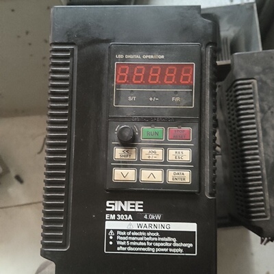 正炫变频器型号EM303A4ROP3CB了下来-询