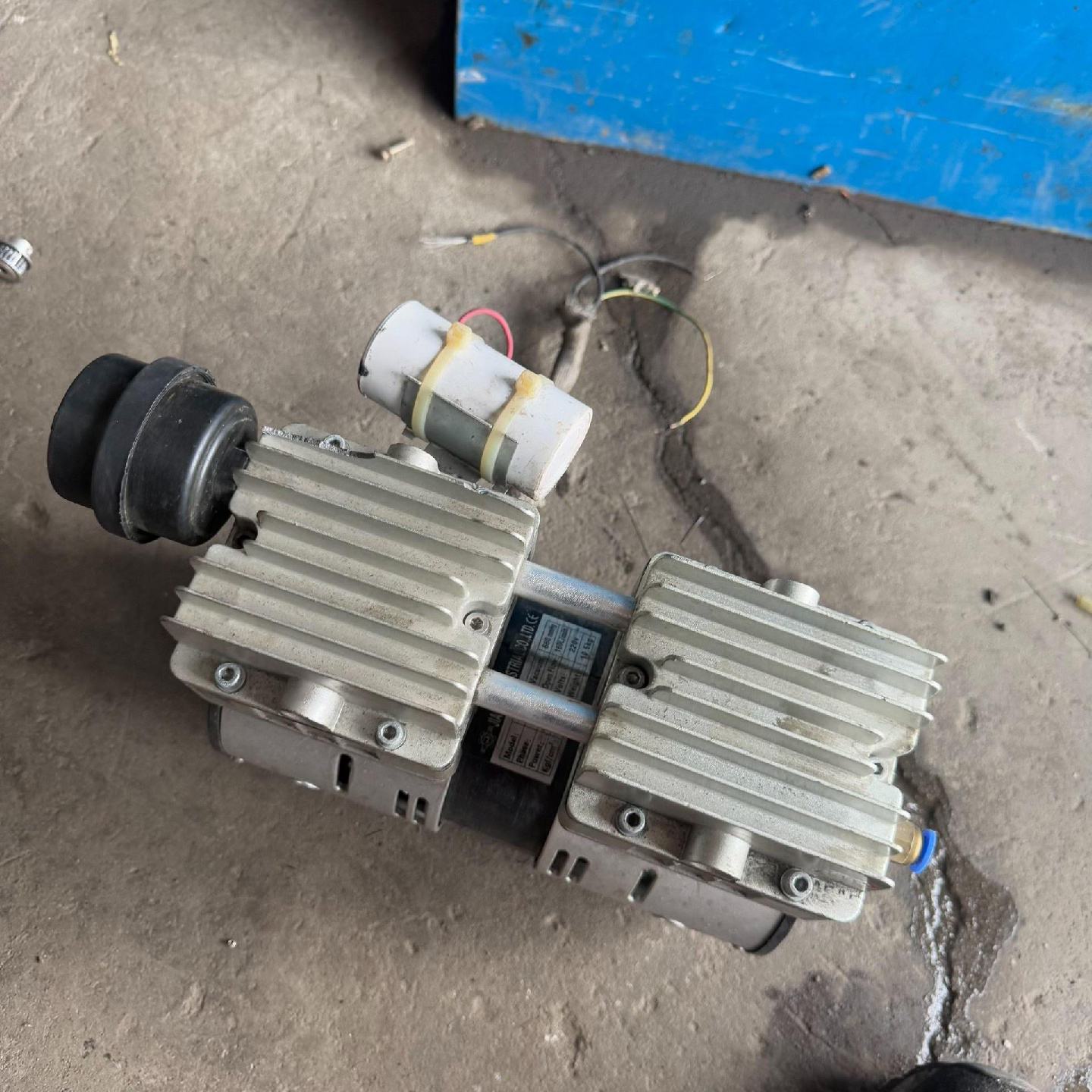 拆机一台JIANYU无油泵抽气泵VN180V600W2议价