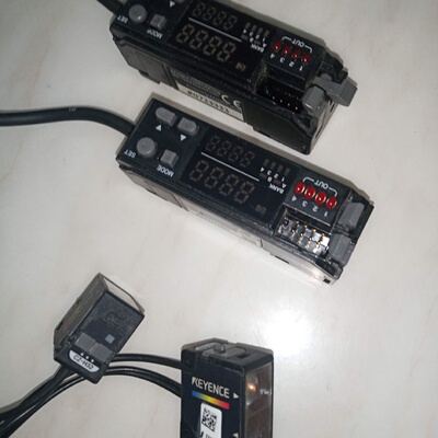 配件基恩士CZV21APCZH32色标感器监视器放大器议价