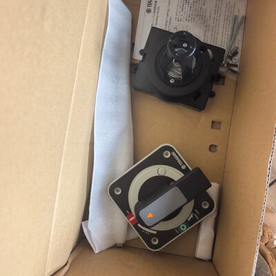 议价原装正品寺崎断路器XE100NS E100-SF 3P XS50NB 断路器操作机
