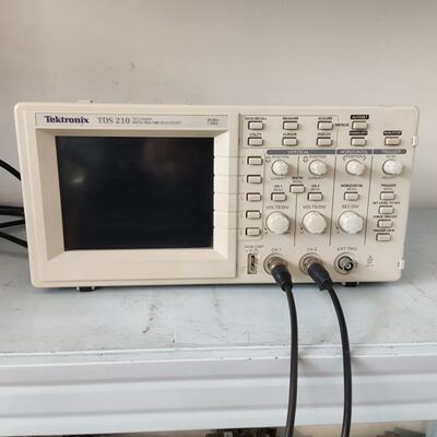 泰克Tektrox TDS210数字示波器，60MHz带议价