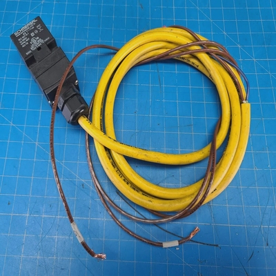 Schmeasal230V4AQuickConnectSafetyInterlockSwitchAZ1