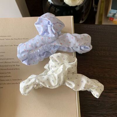 蓝白碎花褶皱抓夹泡泡布艺鲨鱼夹