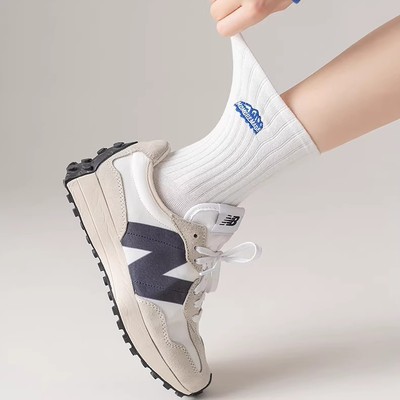 袜子春秋款中筒袜ins潮雪山中筒个性运动学院风网红男士长筒袜