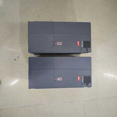 本川变频器B900-037G3