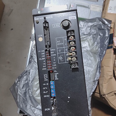 寻安川伺服驱动器CPCR01SD1B明显使用痕迹交流电