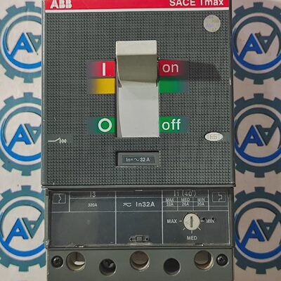 ABB SACE Tmax SACE T4L 250 Disjoncteur 3 Ples 32A DOccasion