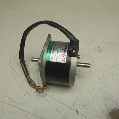 SANYO DENKI STEPSYN STEPPING MOTOR 1038076311 3.05A 12300V X