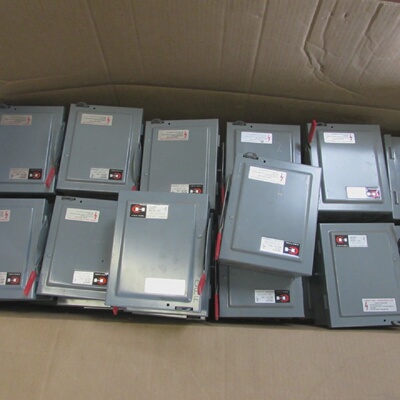 38CUTLERHAMMERDG221U安全开关30A2P120240V非可熔全新