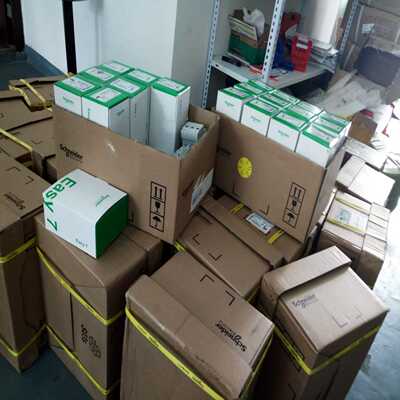 询价~HMISCU6A5，，施耐德。。当天能发