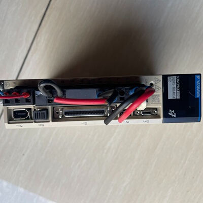 安川伺服驱动器SGD7S1R6A00A002200V电压议价
