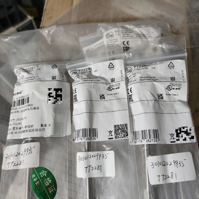 询价~易福门传感器，易福门TT2281，带连接线，