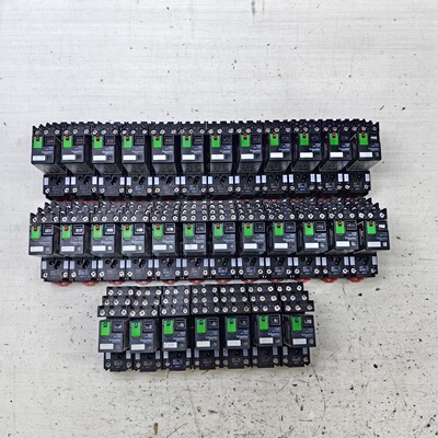 九五新施耐德RXM3AB2P7中间继电器配RXZE2S111议价