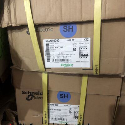 议价施耐德库存 INT125 3P 100A 隔离开关 未使用 现货 详情询问