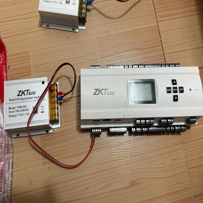 ZKT中控科技EC-100货，带电源成色如图询价