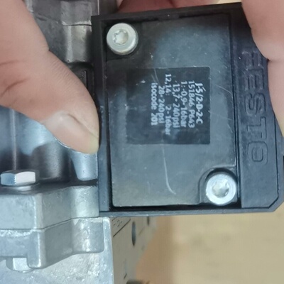 费斯托电磁阀151846J52D2C含底座NAV拍前询价下单