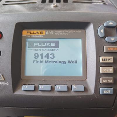 FLUKE 9143 FIELD METROLOGY WELL 33C TO 350C  TRIED  TESTED