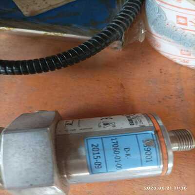 询价易福门全新压力传感器PL2658，未使用新的就是放得有点久