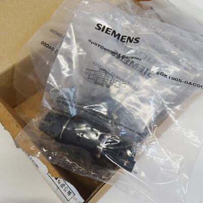 Siemens SpliTConnect Coupler 6GK19050AC00 VE  8 Stk. unusedO