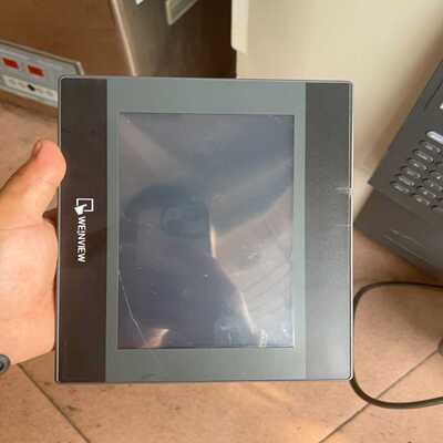 威纶通触摸屏TK6070iQ1WV成色如图，产品如图所示询价