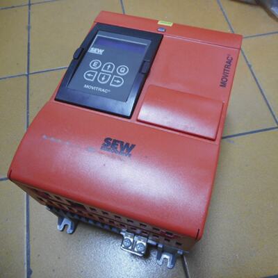 SEW EURODRIVE MOVITRAC  1.5kW VFD  Keypad and options  31C01