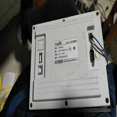 昆仑通泰触摸屏，型号TPC7022ES