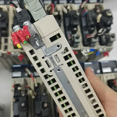 议价七系驱动SGD7S1R6A00A002正常件成适用