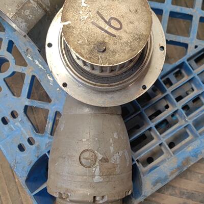 议价There Are Two 110 RightAngle Planetary Reducers  Speed R