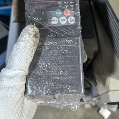 变频器 D700 1PH 100V FR-D710W-0议价