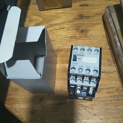 接触器式继器 3TH82 44-0XN2【议价】