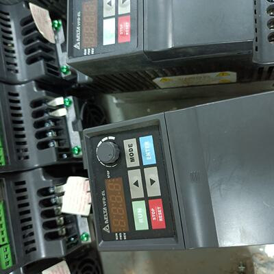议价Dismling Delta Frequency Converter 0.75Kw 220V Vfd007el2