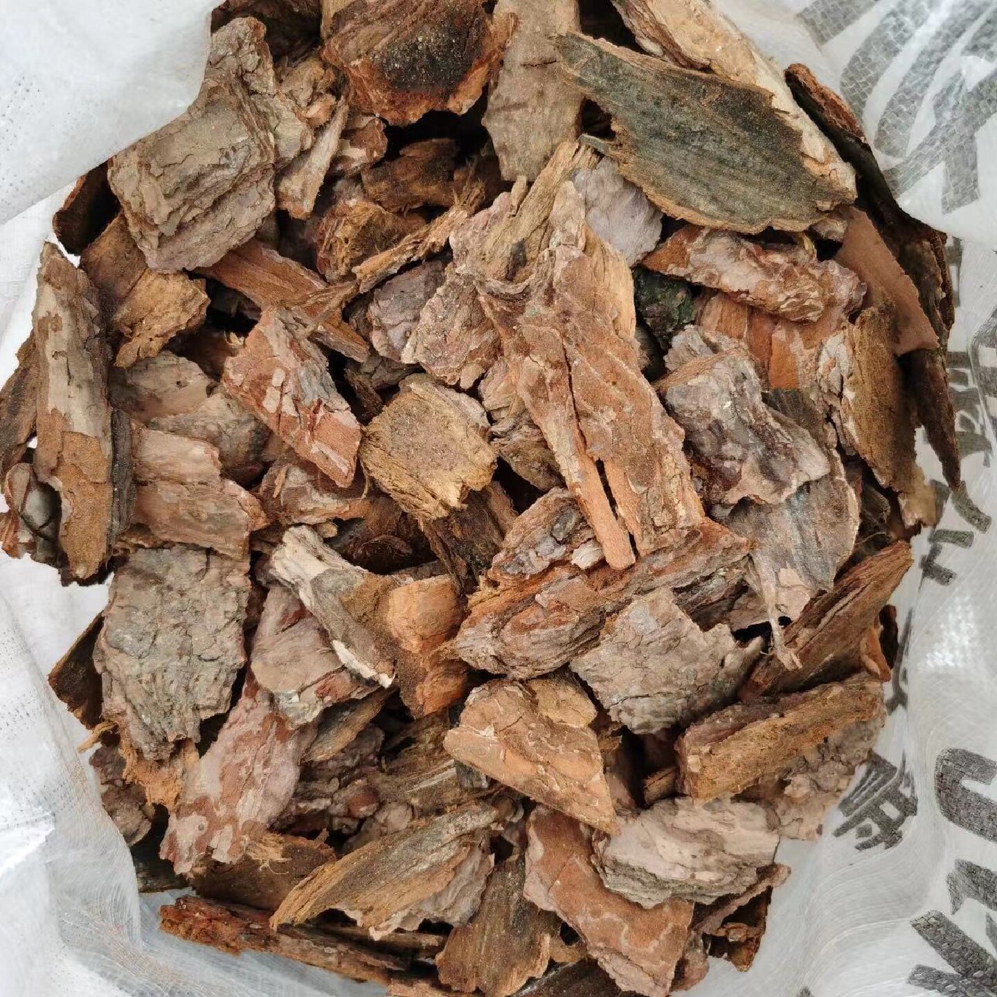 打磨松麟松树皮有机土壤覆盖物树穴花园造景庭院铺地天然大块发酵