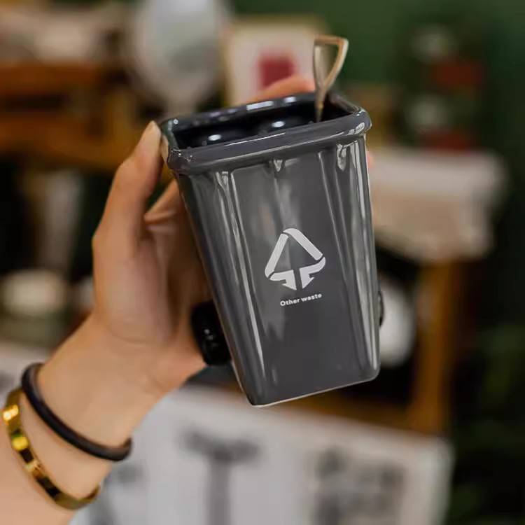 垃圾桶造型马克杯创意陶瓷喝水杯子个性网红搞怪带盖咖啡杯送礼物