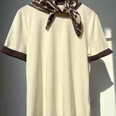 高端欧货春季新款小衫配波点丝巾圆领简约时尚设计短袖T恤女上衣