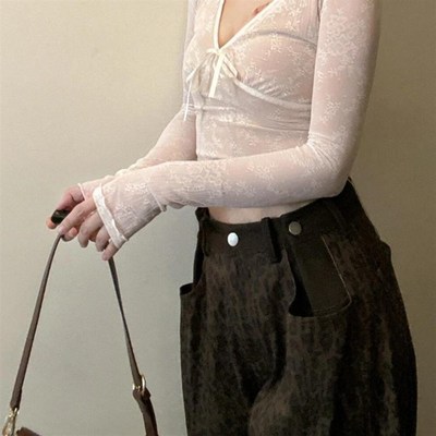 FunnJ方几 清迈达令 复古设计感V领蝴蝶结蕾丝衫女收腰显瘦上衣