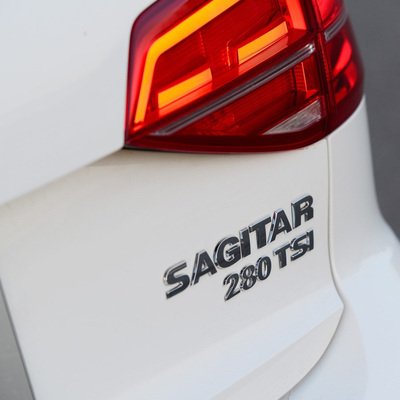 大众速腾后字标尾部字母贴