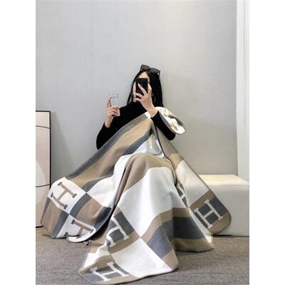 ins轻奢航空毯H家字母羊绒羊毛毯客厅沙发披肩办公室空调午睡盖毯
