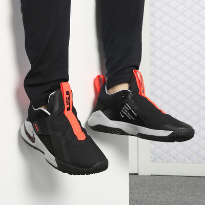 Nike/耐克正品当季新款詹姆斯 使节 11 运动缓震男子篮球鞋AO2920