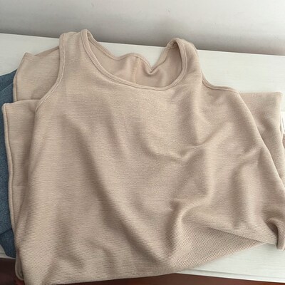杏色/黑色 肌理感Uo领背心裙 宽松百搭中长款过膝无袖连衣裙 女