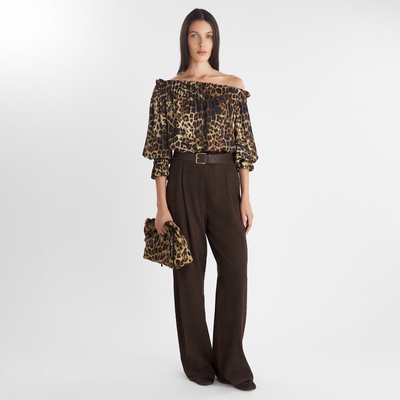 SIMONETTA RAVIZZA26春夏 豹纹一字领中袖上衣山羊皮绒面高腰长裤