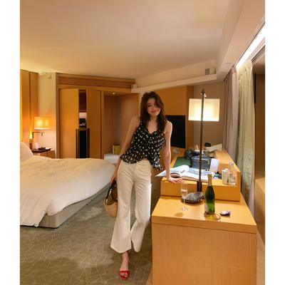 AloneSavor龙喜儿 经典中腰直筒牛仔裤压烫垂坠感九分裤女A684